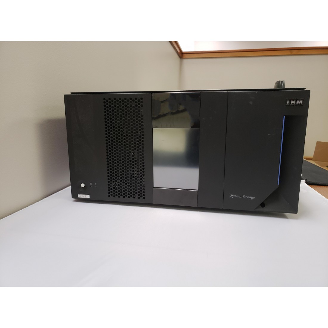 IBM 3576-L5B TS3310 Tape Library