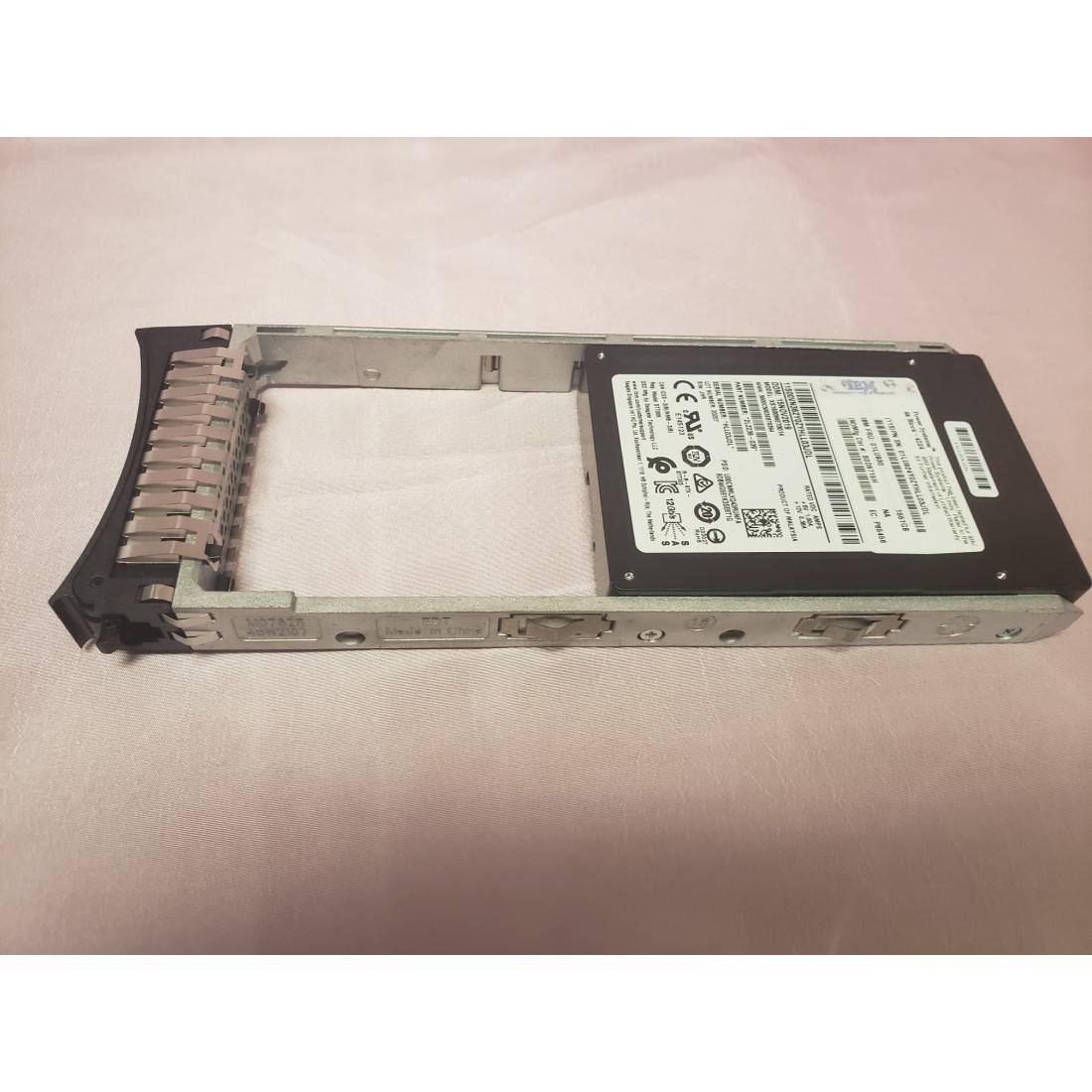 IBM 5B12 1.55TB SFF-2 4K Enterprise SSD: 00LY338 00LY623